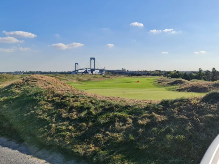 Beyond the Cityscape: Bally's Golf Links at Ferry Point in NYC Review